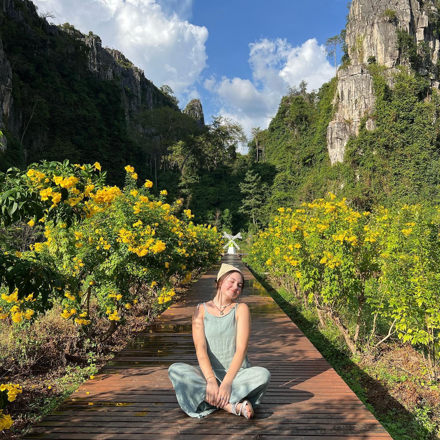 Find The Prettiest Mountain Views, Flower Fields, And Waterfalls In Ban ...