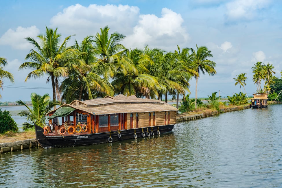 Top Beaches + Houseboat Cruises in Alappuzha, India